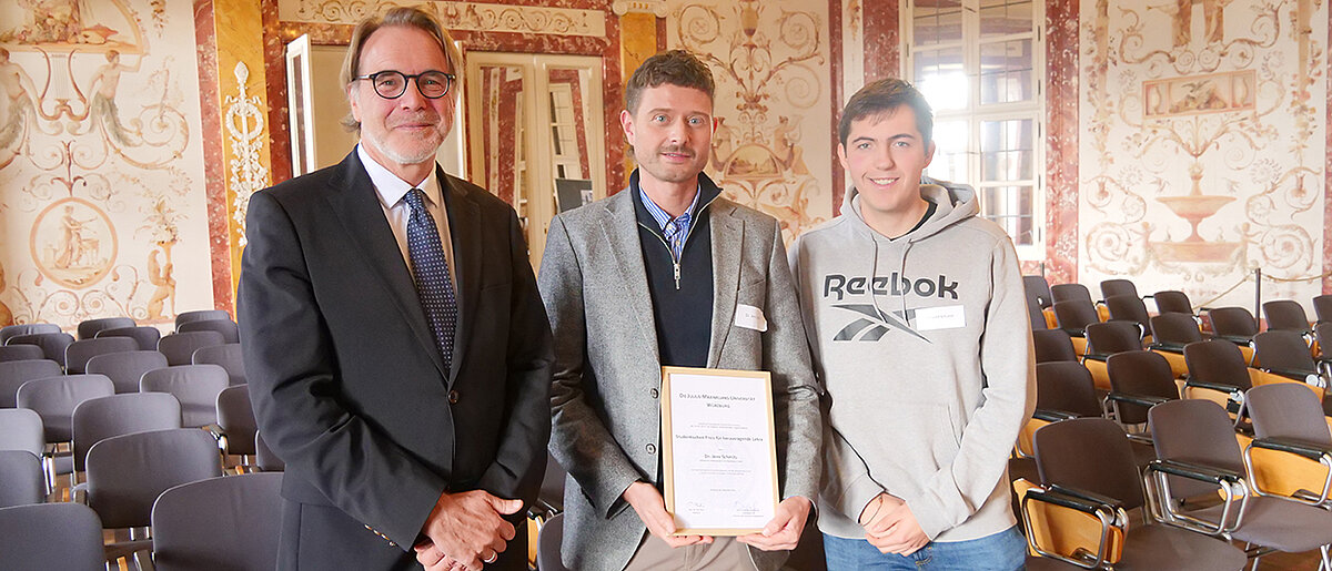 Lehrpreis der Studierenden geht in die Pharmazie - Fakultät für Chemie ...