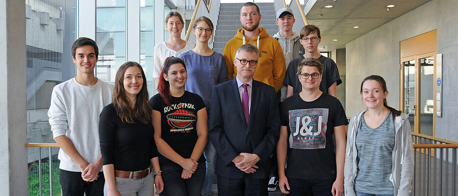 Neue Auszubildende am Start - Fakultät für Chemie und Pharmazie